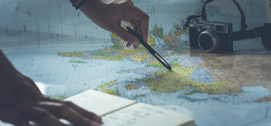 20 Travel Tips to Travel Easy Around the World - EscapeMatter